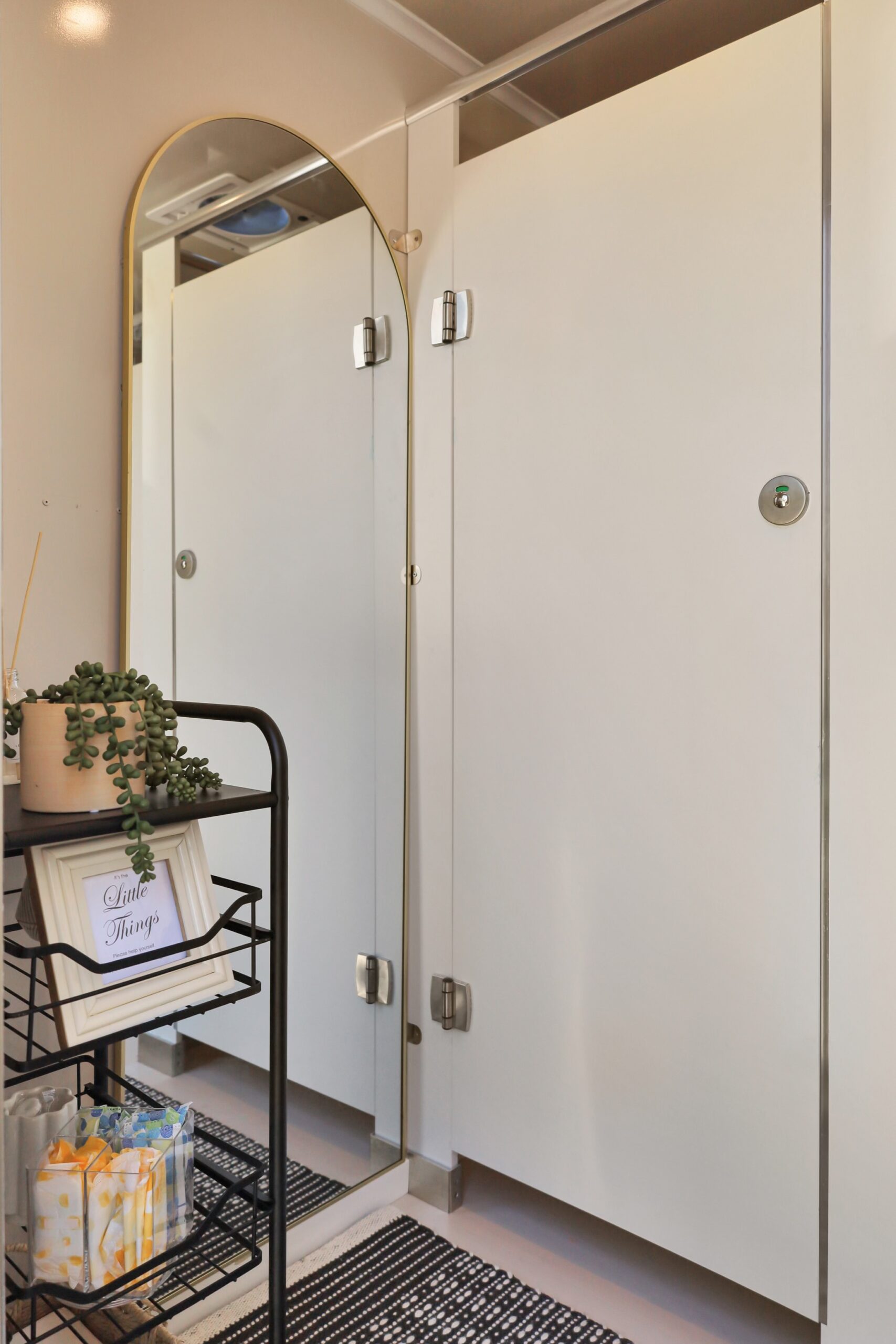 Radiant Luxury Restrooms – Elevate Your Event